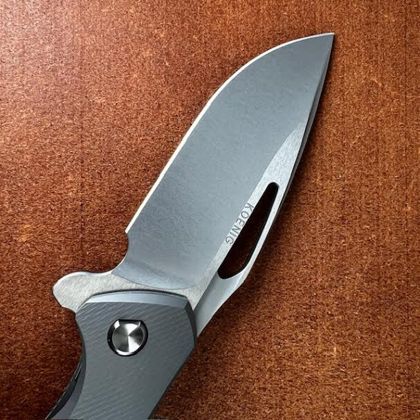 Koenig Arius Flipper - M390 - Polished Flats - Patterned - Satin Hardware